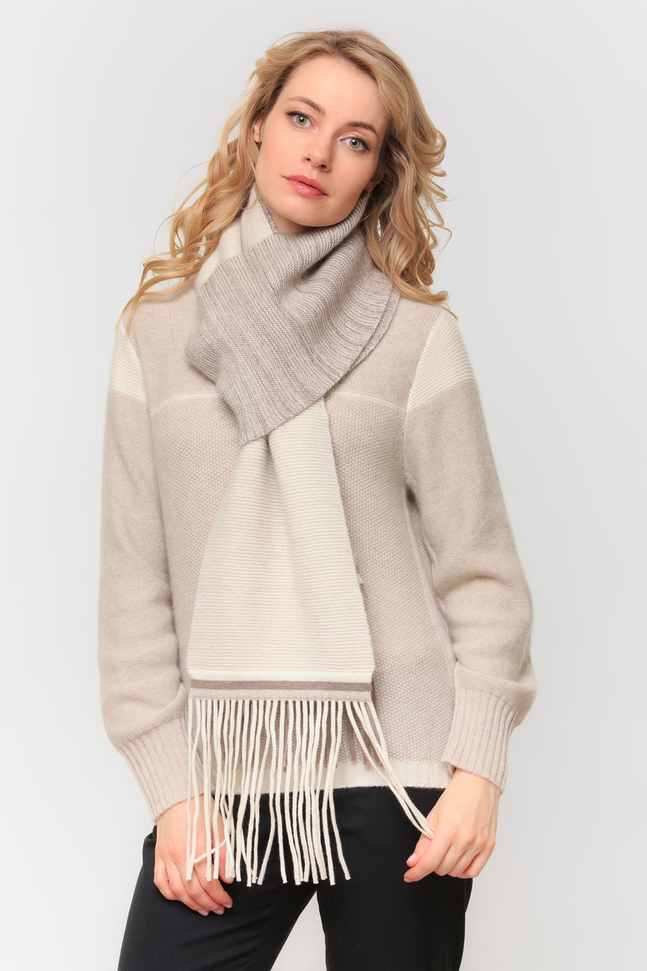 Кашемировый шарф с бахромой купить с быстрой доставкой | KHAN Cashmere ...